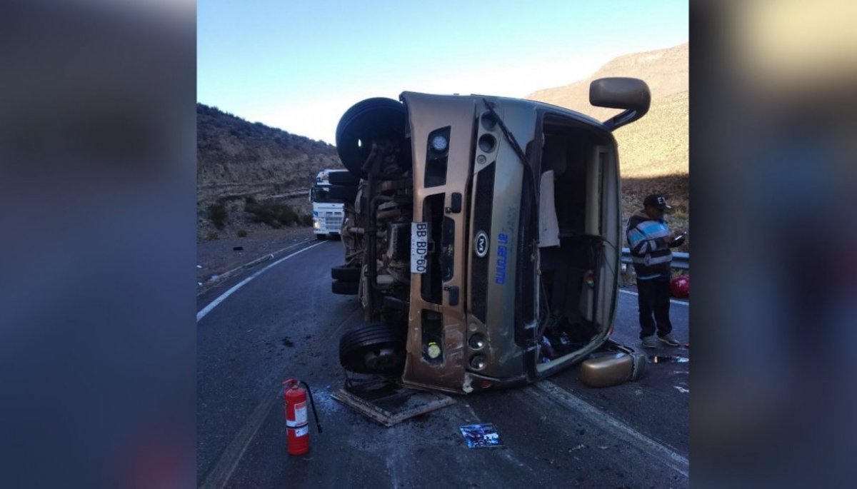 Al Menos 2 Muertos Y 28 Heridos Tras Volcamiento De Bus En Ruta Que Une