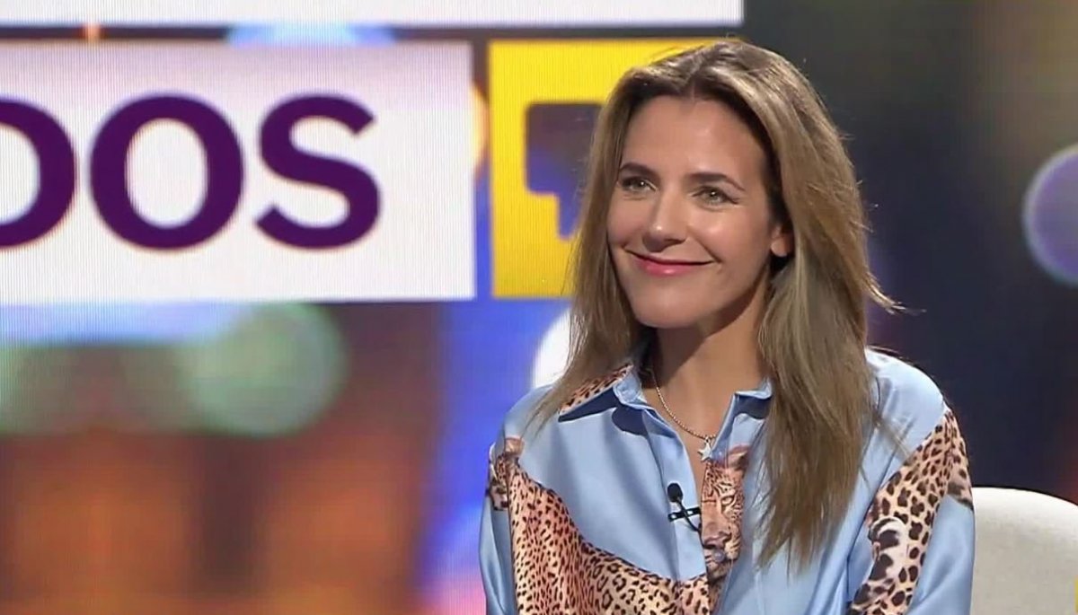 Julia Vial Buenas Noches a Todos | TVN