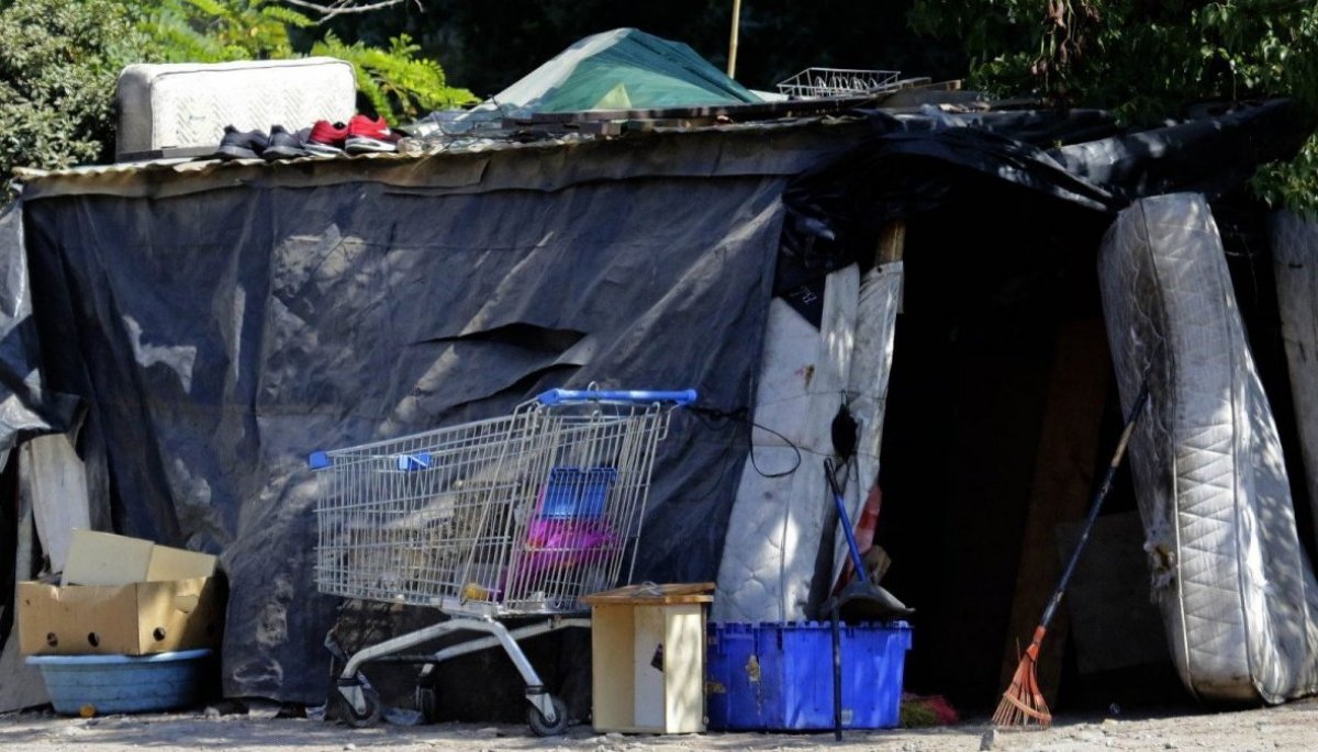 Queman carpas y rucos de personas en situación de calle: acusados de ...