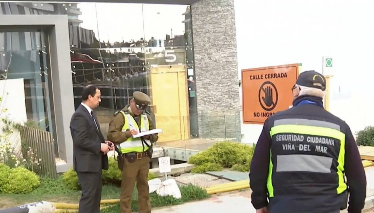 Y nadie se hace responsable: Impresentable robo a departamentos de edificios socavón | TVN