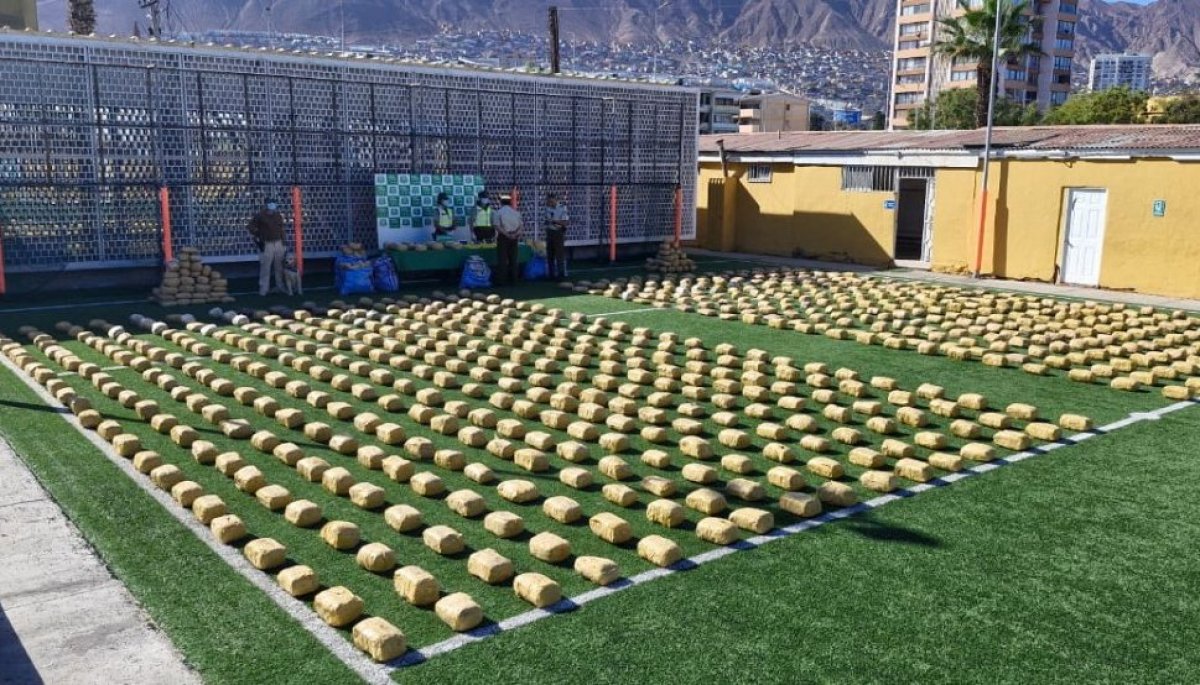 Incautan Una Tonelada De Droga Avaluada En Más De Seis Mil Millones De