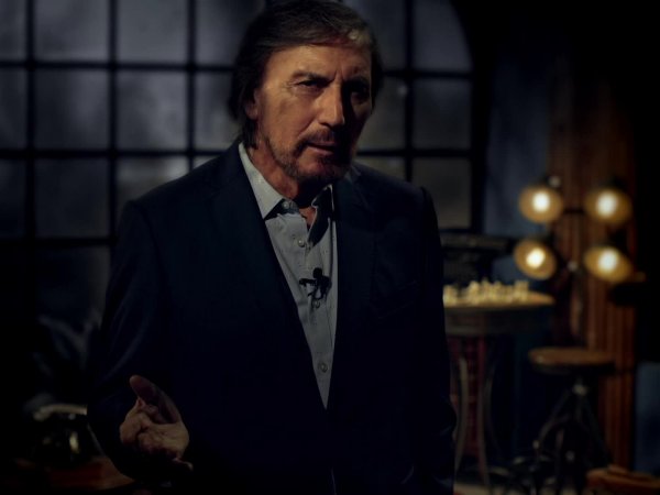 Carlos Pinto presenta "Mil veces maldita"