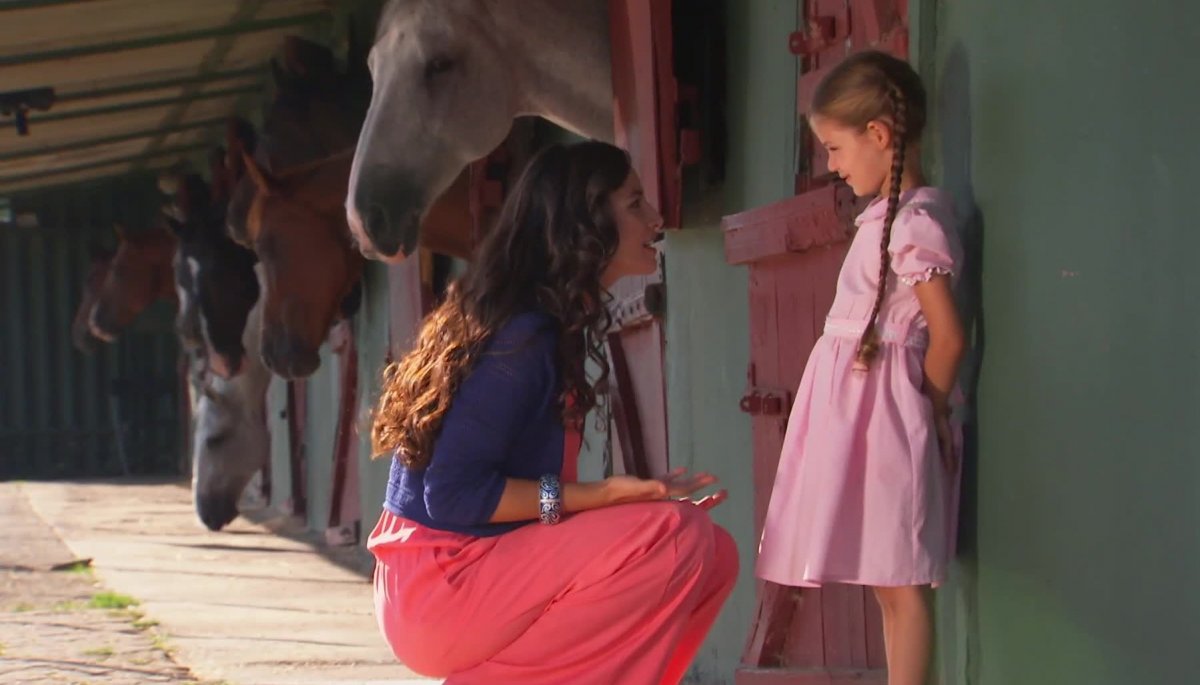 Elif - T1E06 | Arzu en busca de Melek | TVN