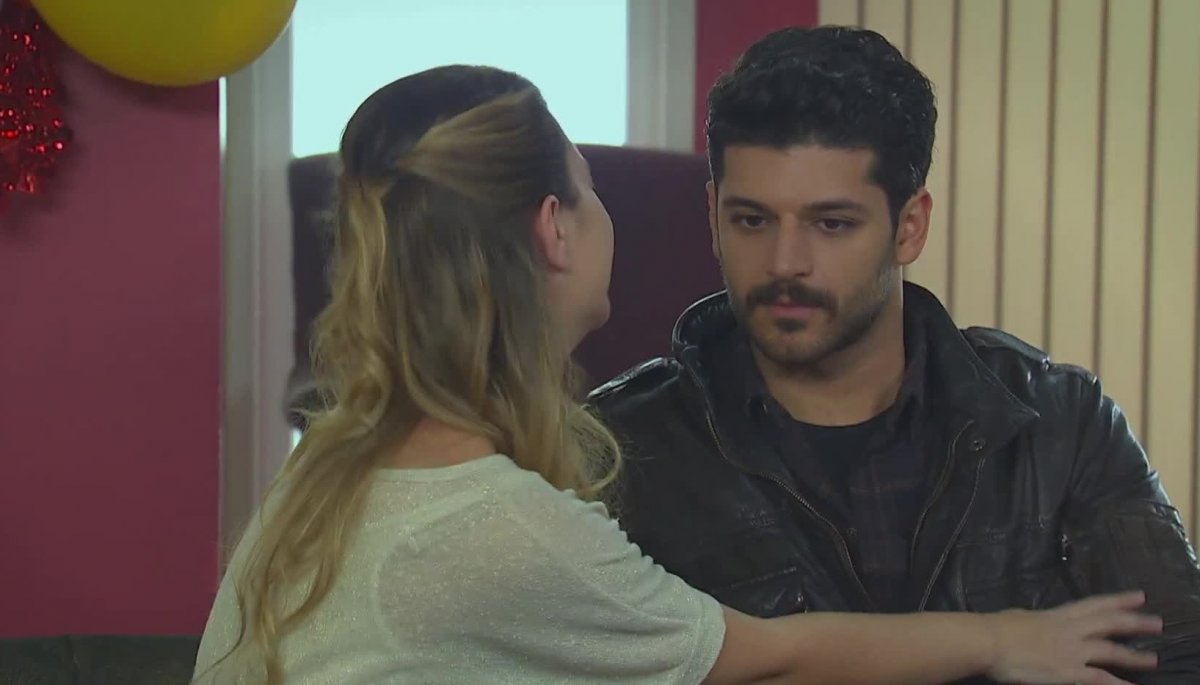 Elif - T1E56 | El cumpleaños de Selim | TVN