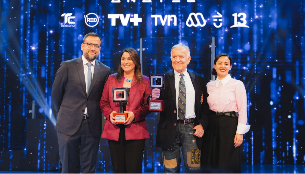 Mariana Hidalgo (NTV) y Guillermo Memo Murúa (Mega) son reconocidos con el Premio Anatel 2024 | TVN
