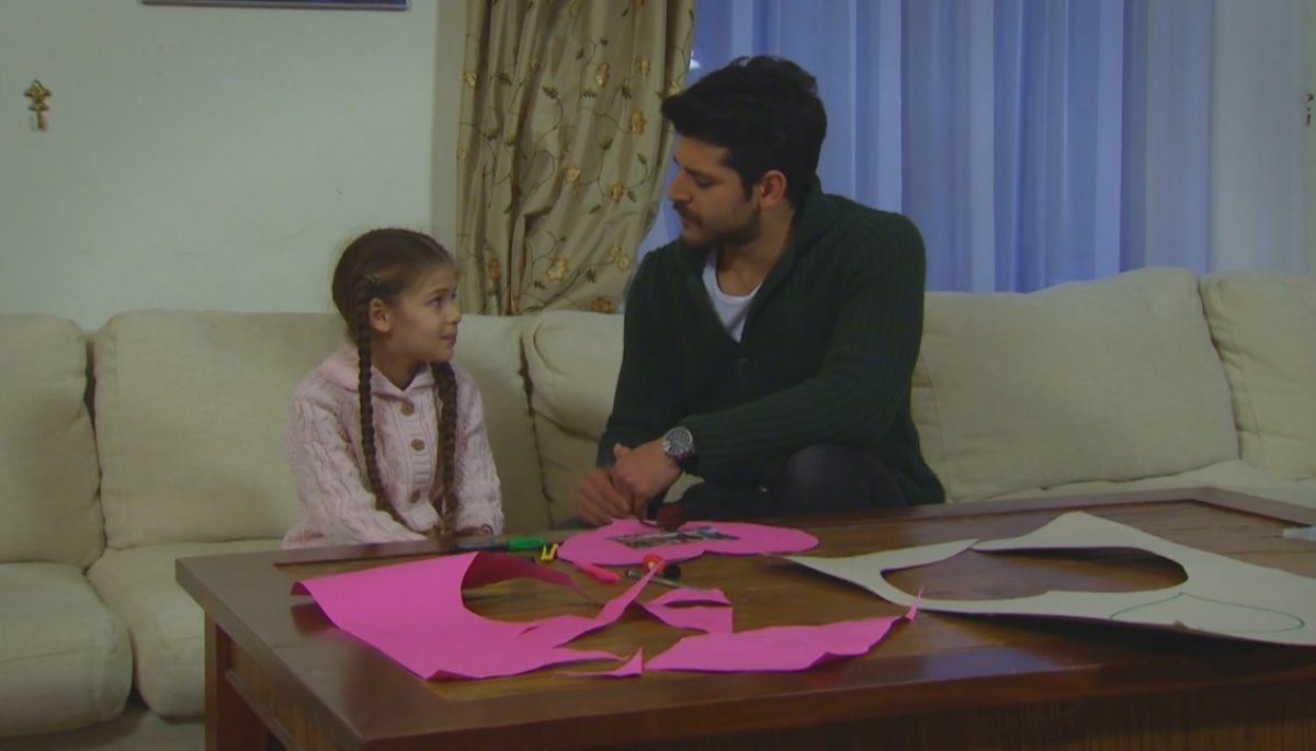 El cariño de Elif: Disfruta del capítulo de este viernes de Elif | TVN
