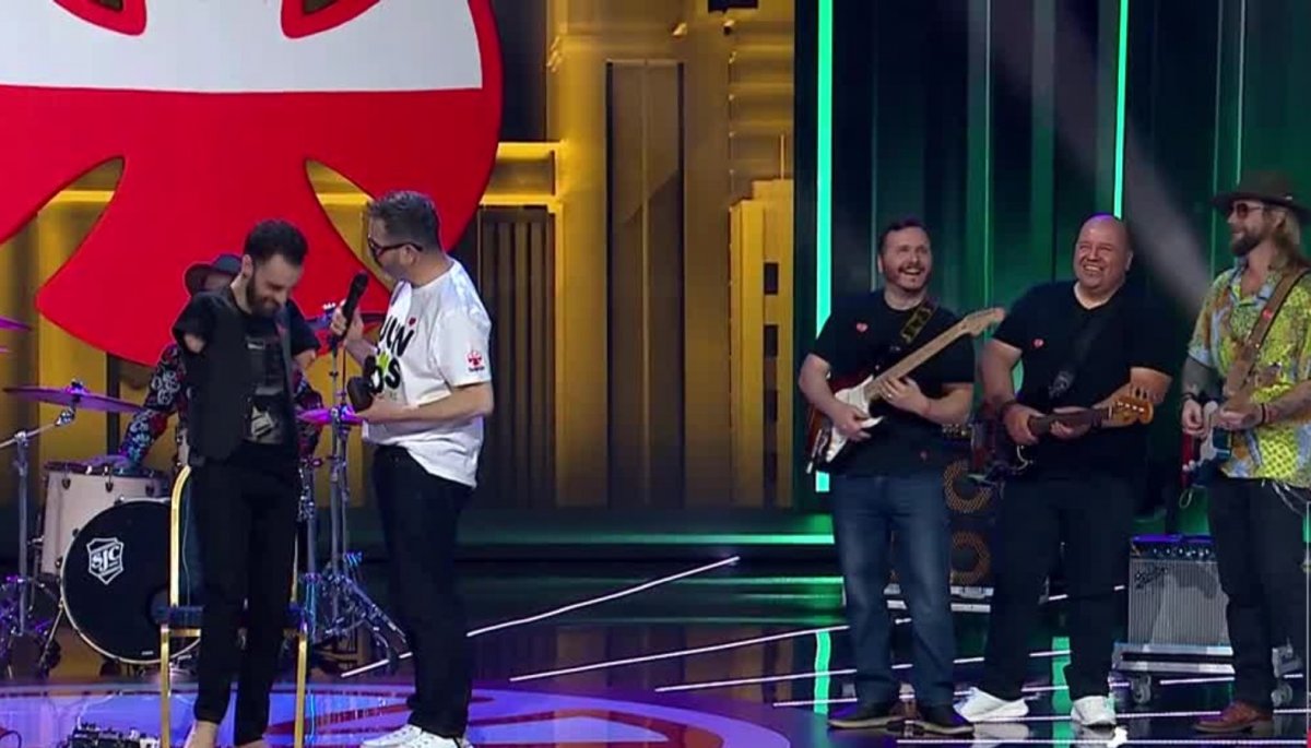 La rockera presentación de Johnatha Bastos en el Teatro Teletón | TVN
