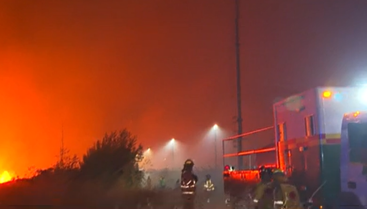 Incendio en La Araucanía: llamas llegan al estadio de Collipulli | TVN