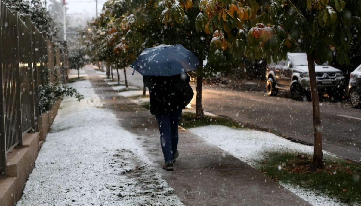 Pronóstico de nieve: las comunas de Santiago y regiones afectadas este ...