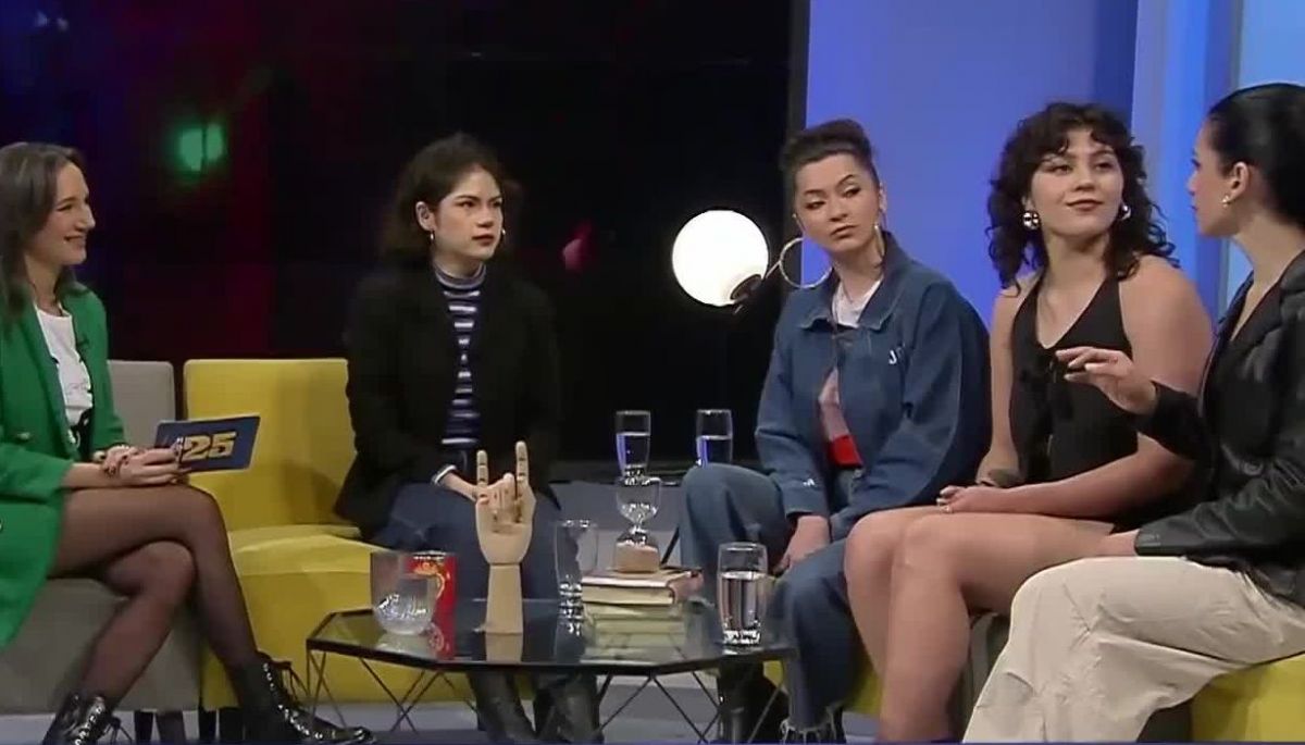 En Hora 25: El film musical "La Ola" que retrata las tomas feministas del 2018 | TVN