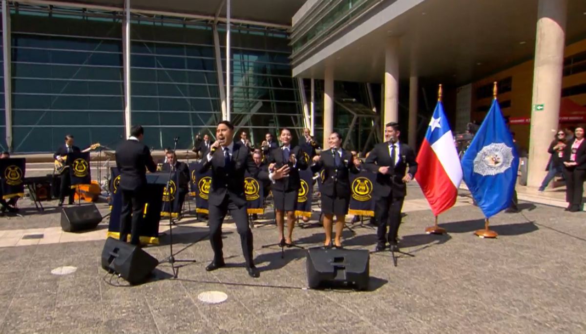 La Banda Sinfónica de la PDI nos hizo bailar y cantar en la segunda ...