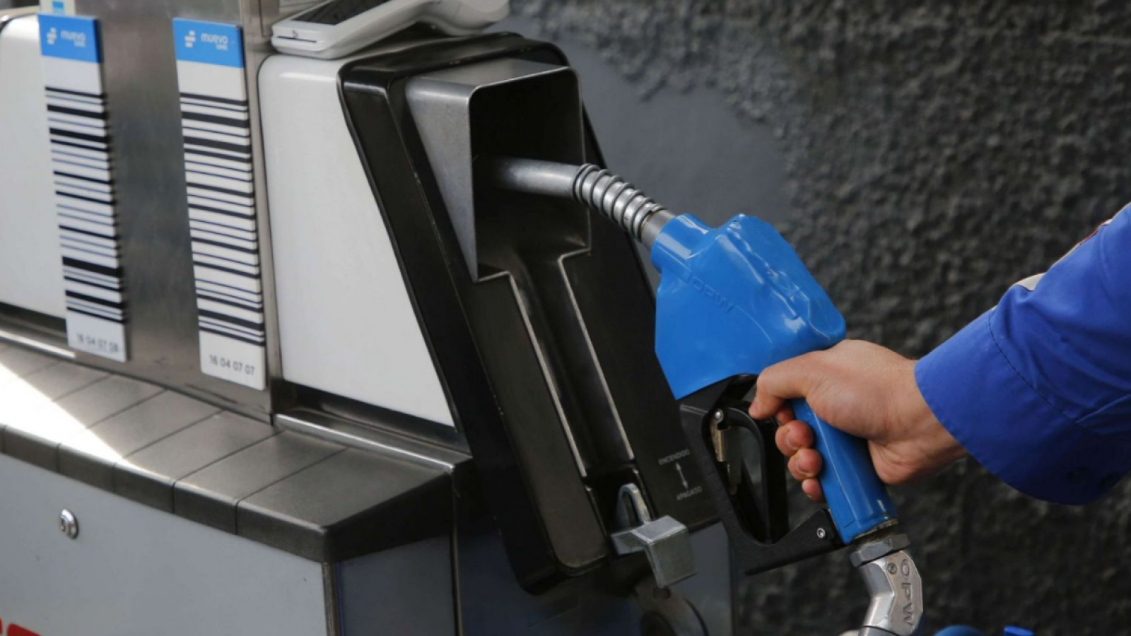 Revisa el monto: Combustibles subirán de precio este jueves | TVN